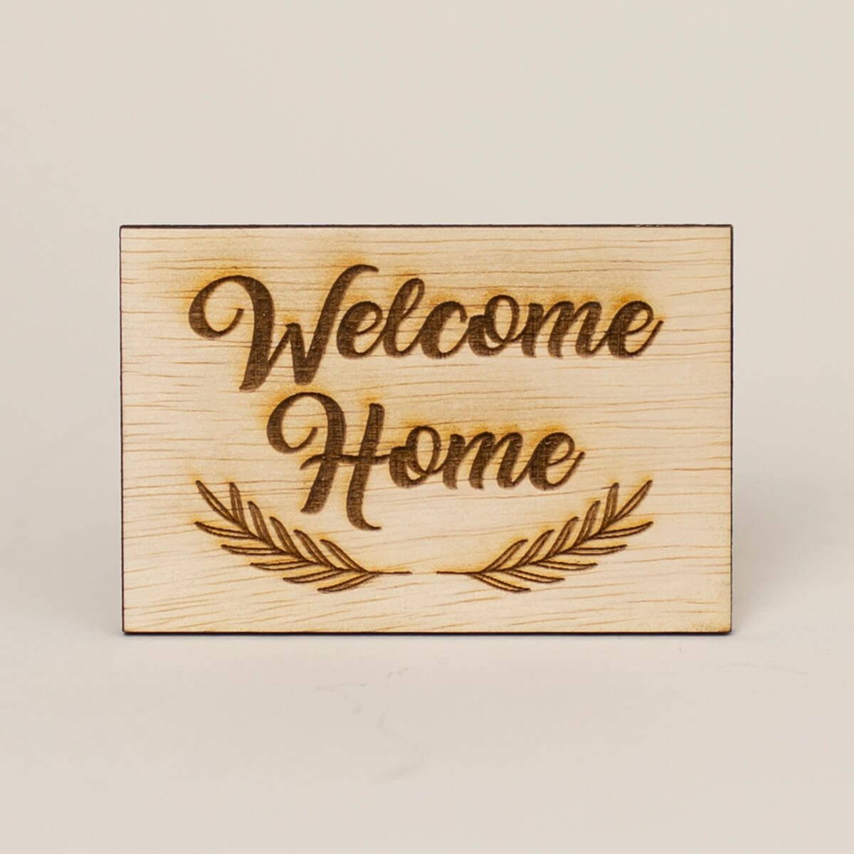 Magnet „Welcome Home” – Gravurescu – Cadouri, Decorațiuni, Produse Lemn